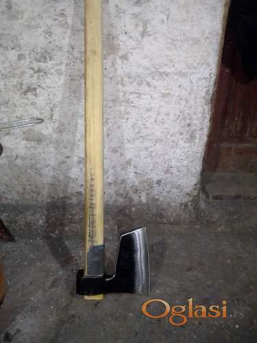 Sekira 2,5kg Celicna