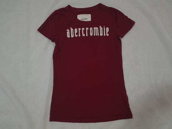 Abercrombie&Fitch is zenska majica bordo