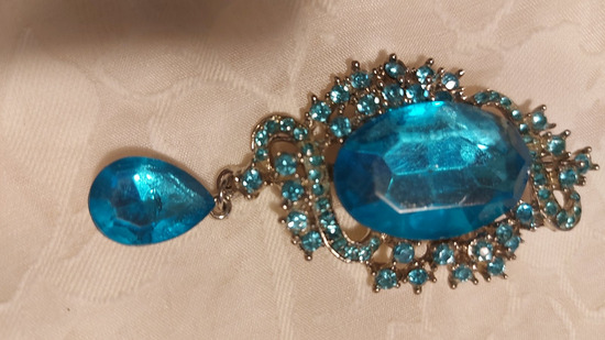Broš s plavim kristalima