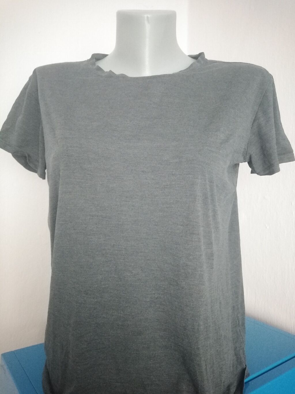 Snizeno!!! Original MASSIMO DUTTI zenska majca XS. Bez mane. Tamno