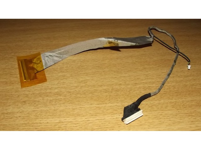 MSi M670 - Flet kabel za displej