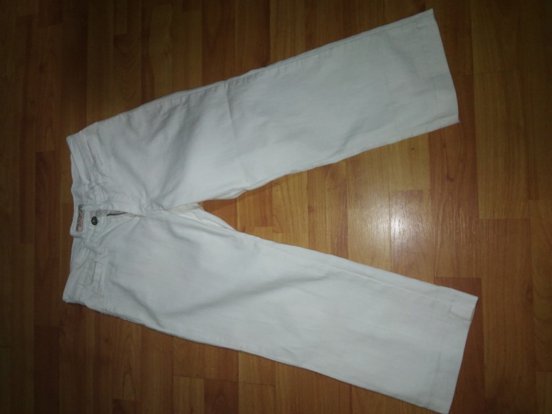 Bele pantalone br.8