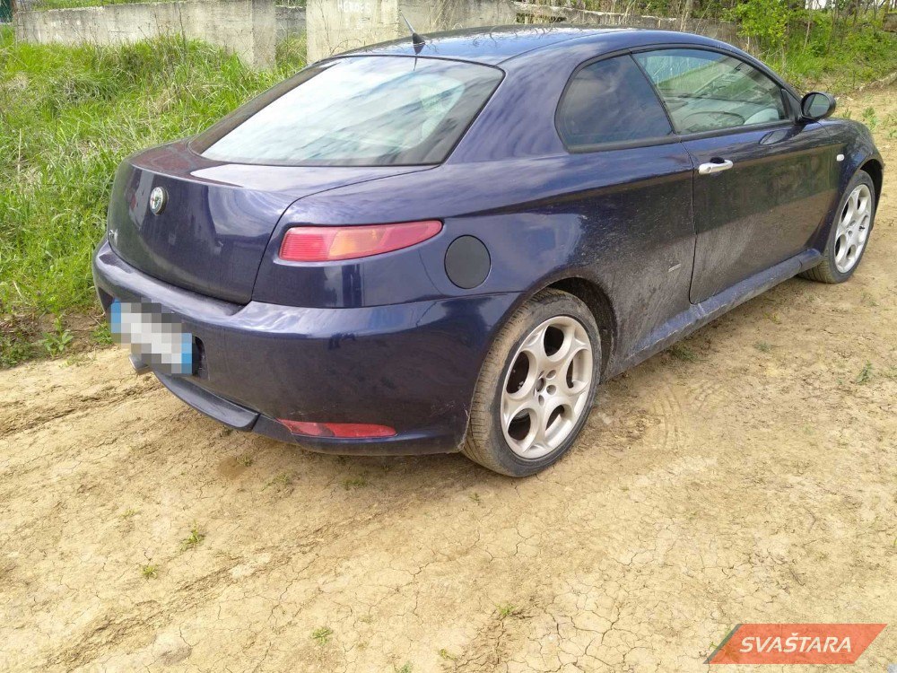 Alfa Romeo GT ZADNJI BRANIK KOD 245