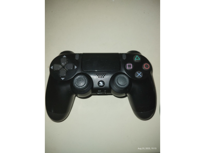 PS4 crna dzojka.Kontroler