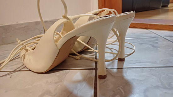 Stradivarius cipele na vezivanje