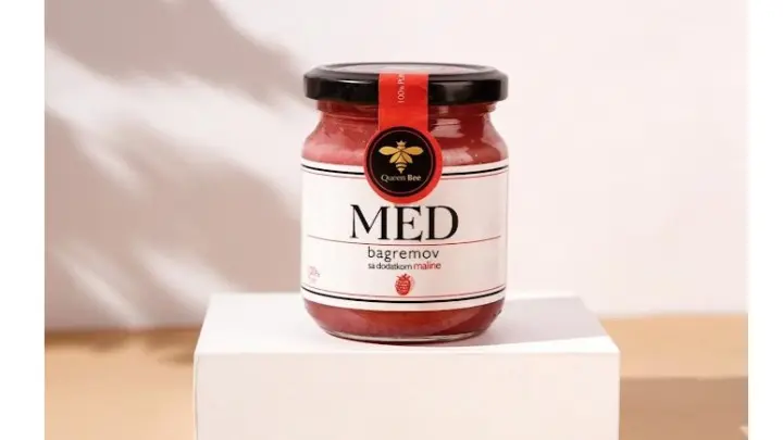 QUEEN BEE Bagremov med sa malinom 250g