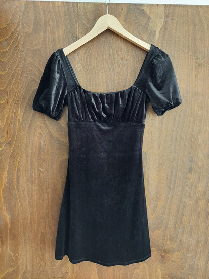 Crna haljina