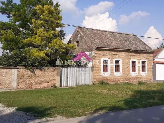 Banatsko Novo Selo (Pančevo), kuća 111m2, p. objekti na placu 12,45ari ID#1368