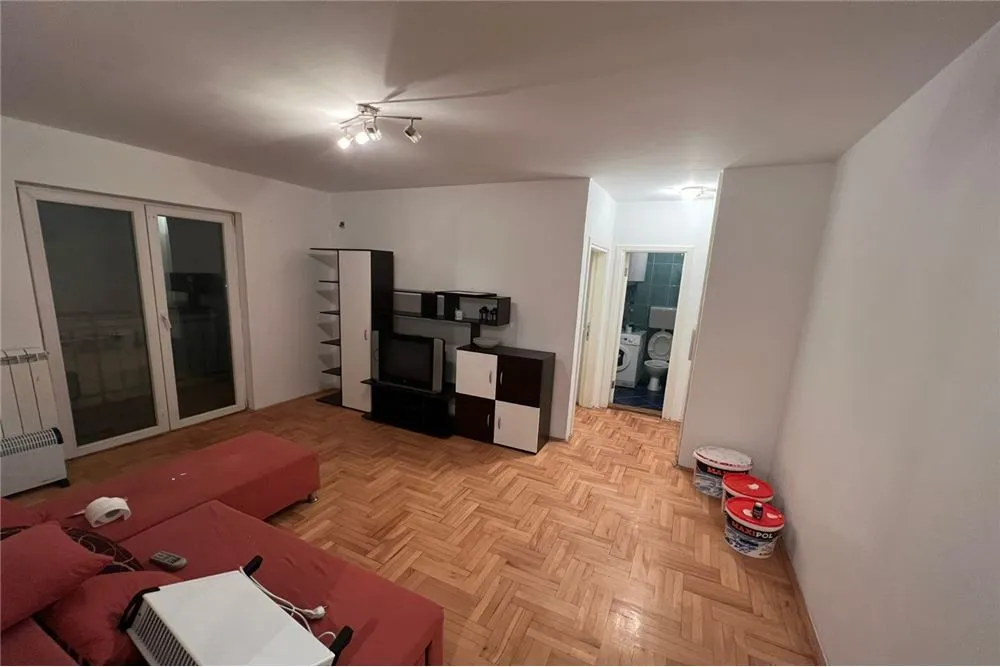 Izdavanje, jednosoban stan, 50m², Voždovac Sve Podlokacije, Beograd