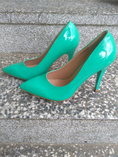 Zelene lakovane cipele br. 40