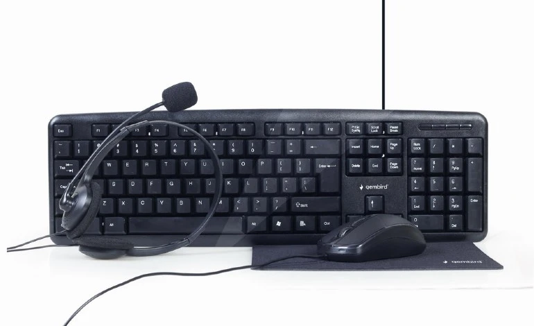 Gembird (KBS-UO4-01) crni 4u1 komplet tastatura YU +miš+slušalice+podloga crna