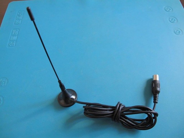 DVB-T antena sa magnetom