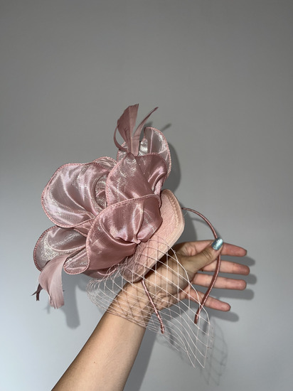 Puder roze fascinator/toka/koktel desir/ rajf