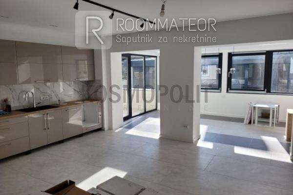 Niška , Četvorosoban stan na prodaju, 98m2, 380.000€