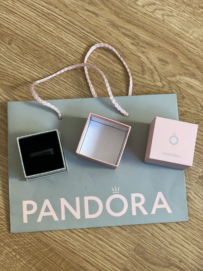Pandora kutija za privezak ili prsten komad 400