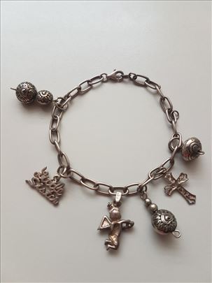 Narukvica Charm bracelet