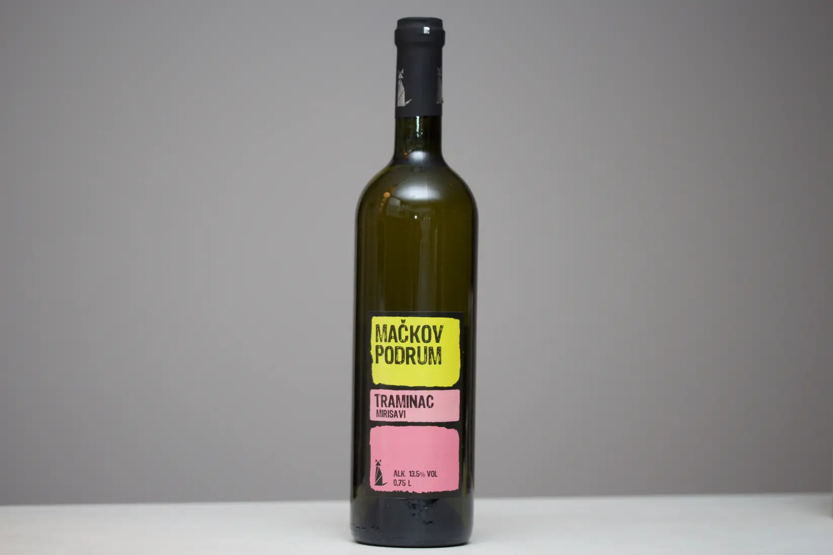 MAČKOV PODRUM Traminac mirisavi belo vino 0.75l