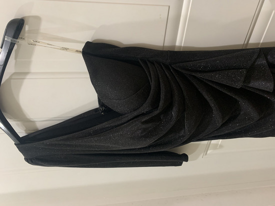 Kratka crna haljina
