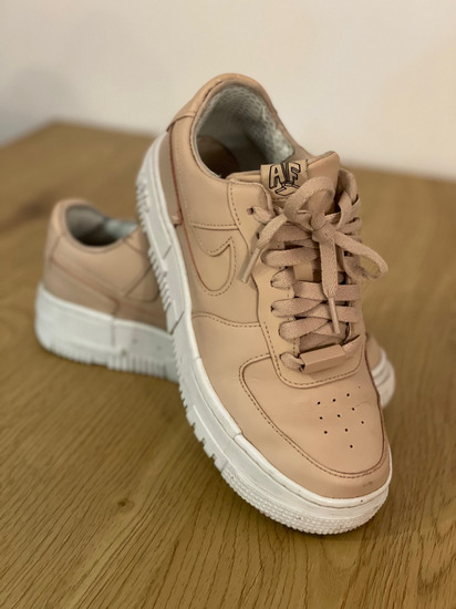 Nike AirForce 1 Pixel 38