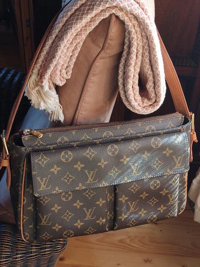 Louis Vuitton muska torbica -- Mali oglasi i prodavnice #