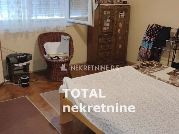 Četvorosobna kuća BACKI JARAK, 108150€