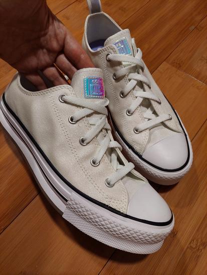 Converse svetlucave bele starke sa visokim đonom