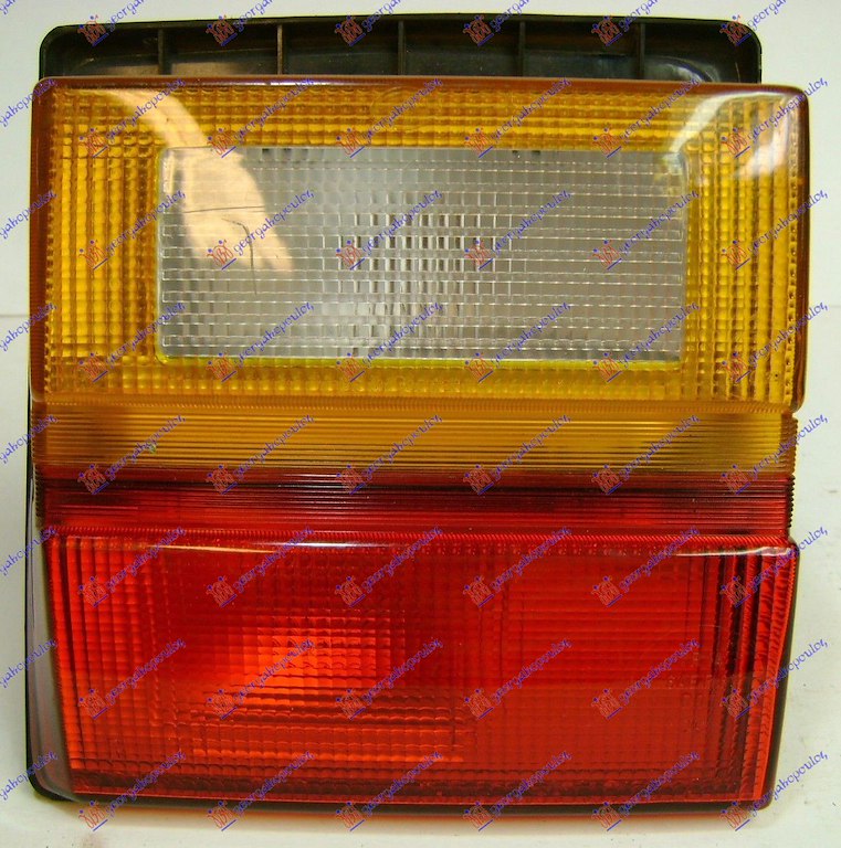 STOP LAMPA UNUTRASNJA Desna str. AUDI 100 (1982-1990) (OEM: 443945226)