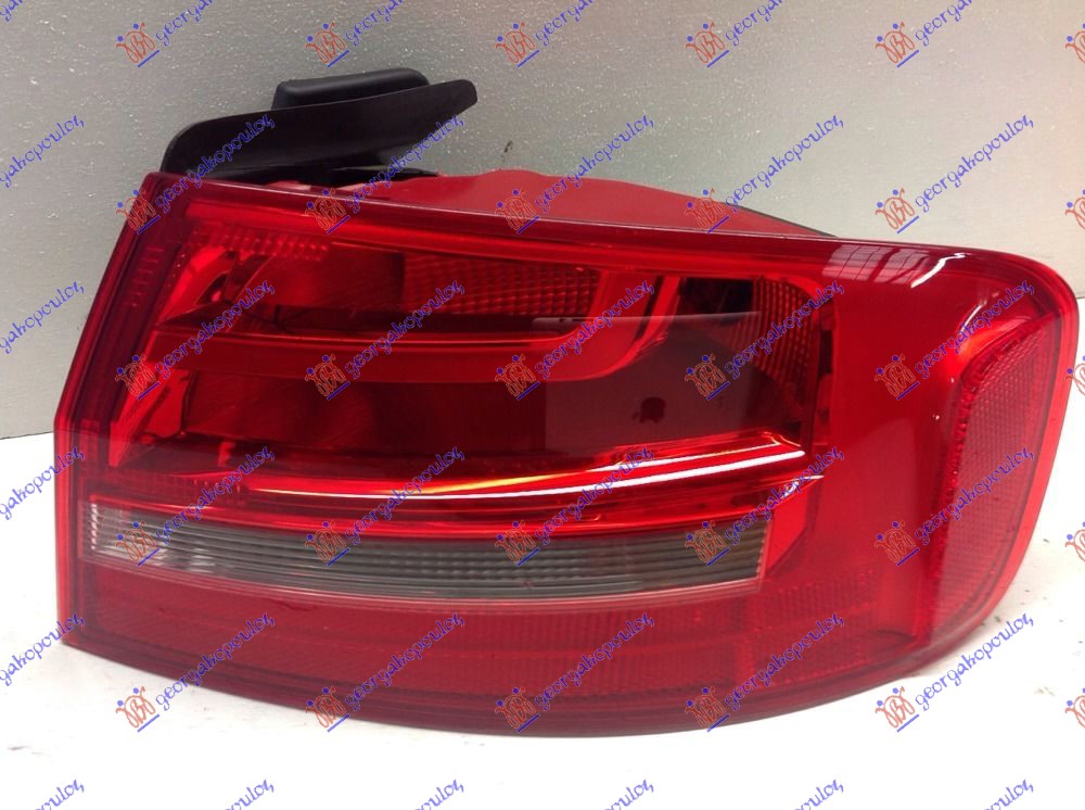 STOP LAMPA SPOLJASNJA Desna str. AUDI A4 (2011-2015) (OEM: 8K5945096AA)