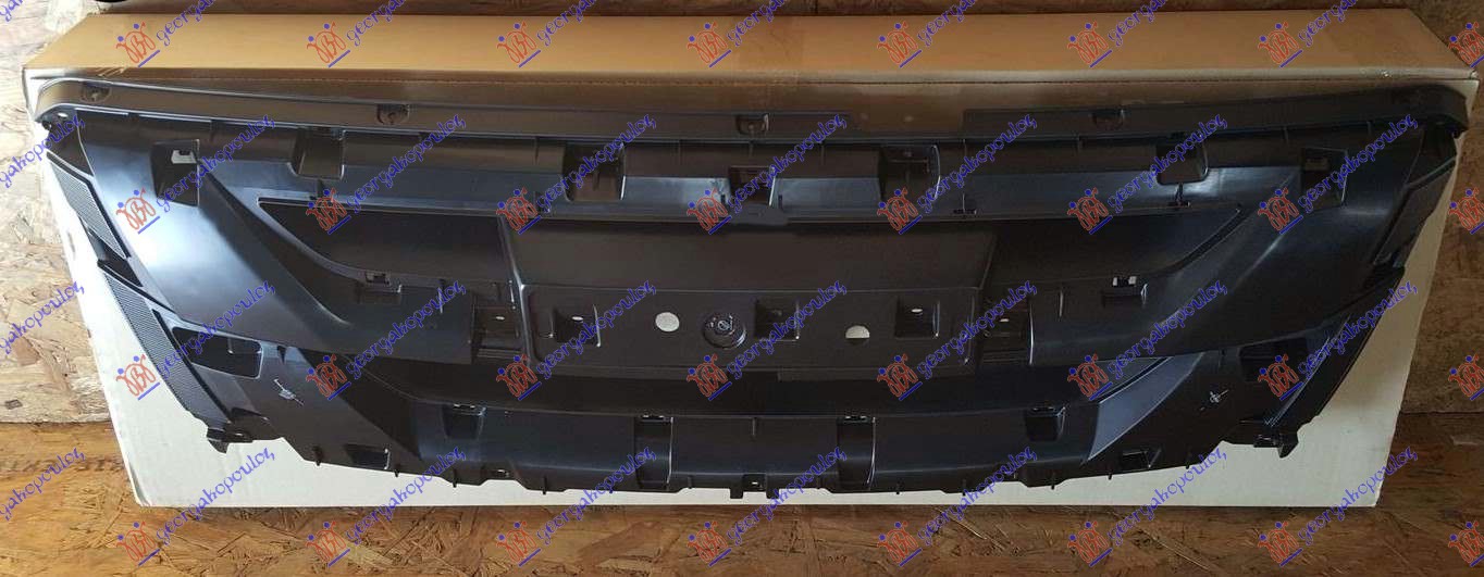 PVC MASKA KOMPLET CRNA/TAMNO SIVI OKVIR ISUZU P/U D-MAX (2016-2020) (OEM: 8982845242+8982845171, 89828452428982845171)