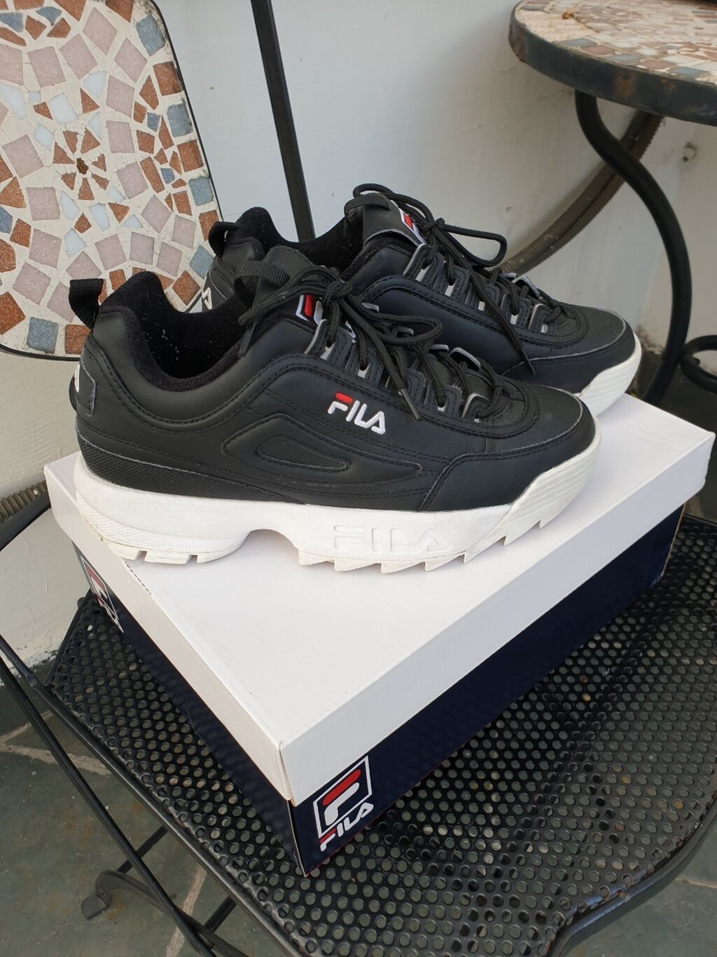 FILA 40 Kozne patike,par puta obuvene-maltene nove