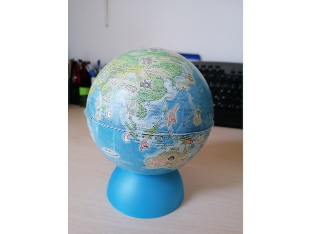 Globus manjih dimenzija, prečnik 13 cm