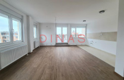 Penthouse, 207m², pogled na Frušku goru