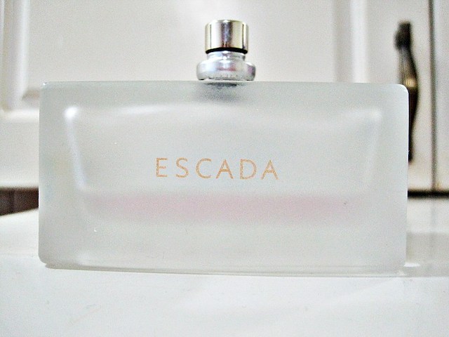 Especially Escada Delicate Notes