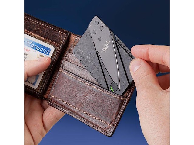 Nož u obliku i veličini kreditne kartice