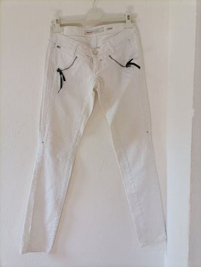 zenske pantalone markrane