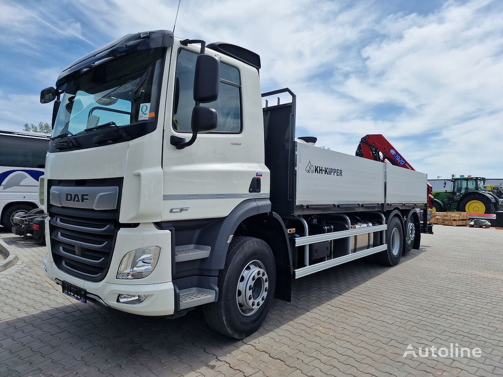 Novi DAF CF 450 FAR kamion s ravnom platformom