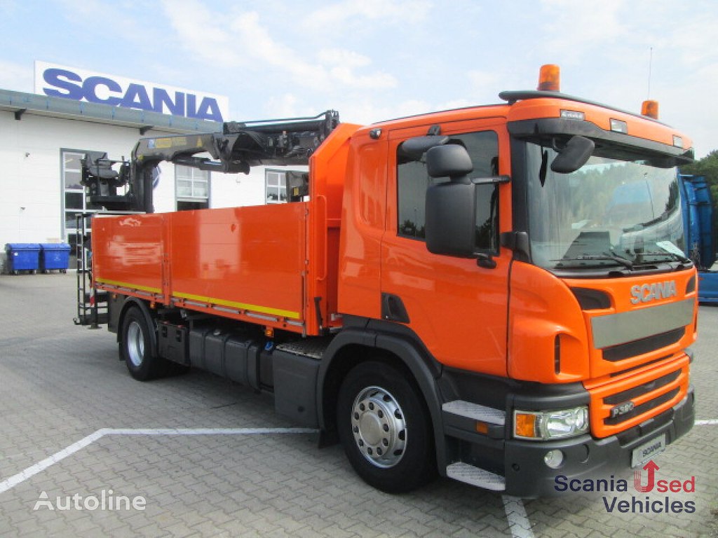 Scania P 320 kamion s ravnom platformom