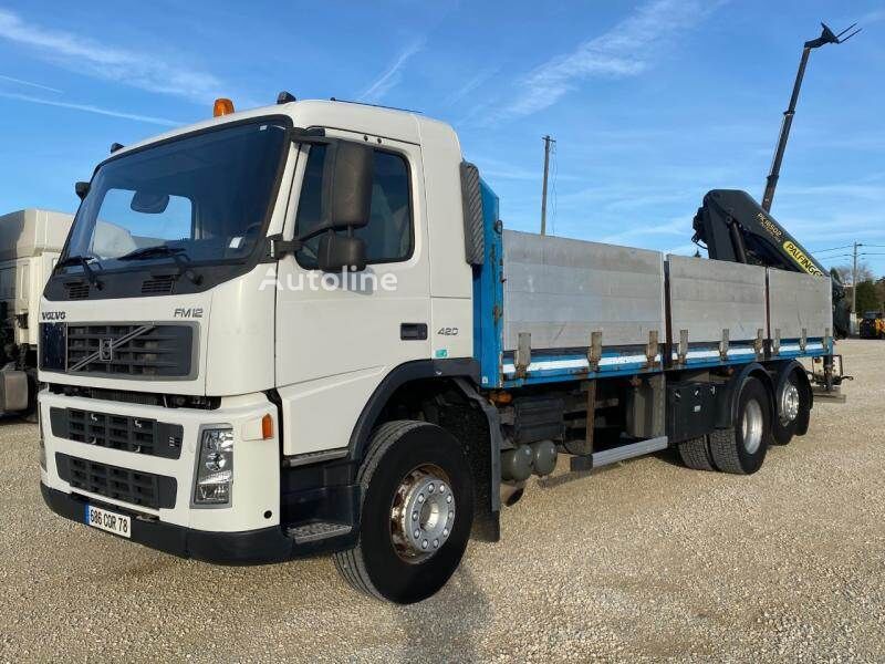 Volvo FM12 420 kamion s ravnom platformom