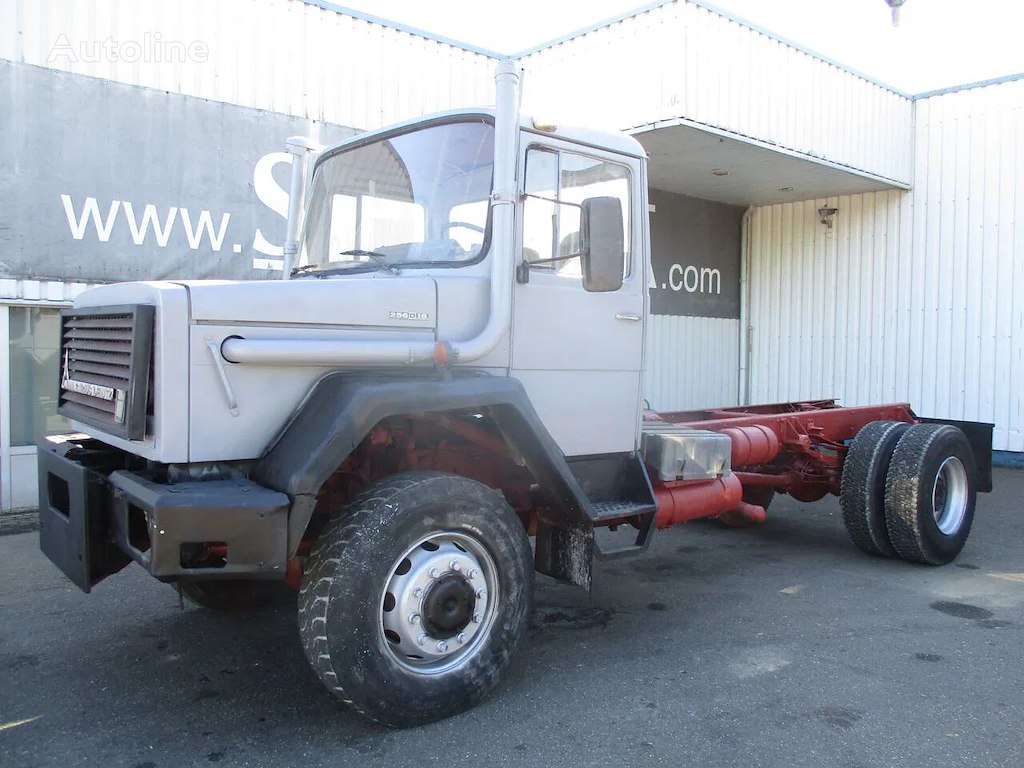 IVECO Magirus Deutz 256 D16 , 4x4 , V8 , Manual , Spring suspension kamion šasija