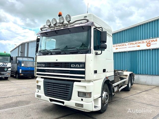 DAF 95.480 XF SPACECAB 6x2 WITH HOOK-ARM SYSTEM (EURO 3 / ZF16 MANUA kamion rol kiper