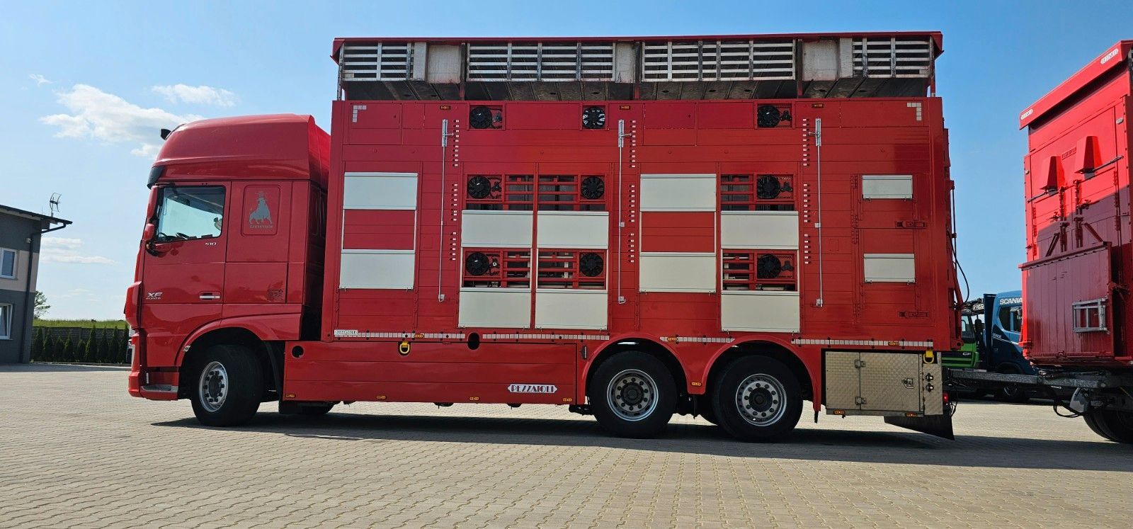 DAF XF 105.510 kamion za prevoz stoke + prikolica za prevoz stoke