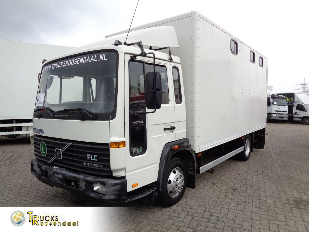Volvo FLC + Manual + Horse transport kamion za prevoz konja
