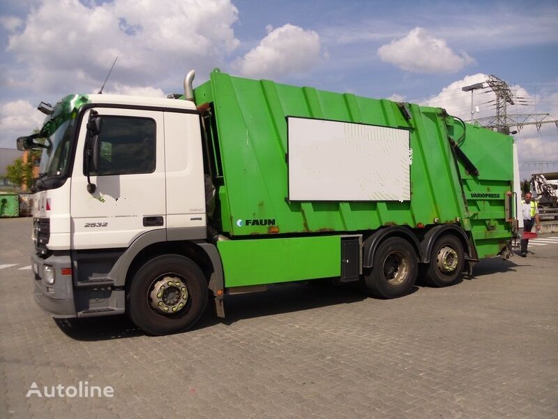 Mercedes-Benz Actros 2532 L 6x2 kamion za smeće