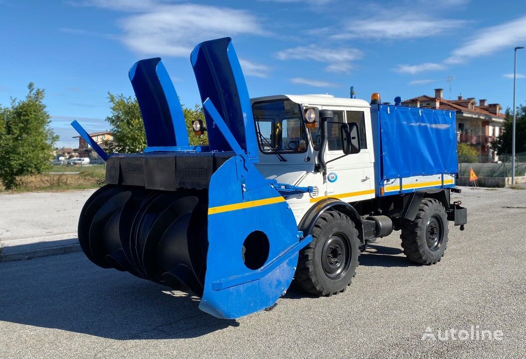 Mercedes-Benz UNIMOG masina za ciscenje snijega