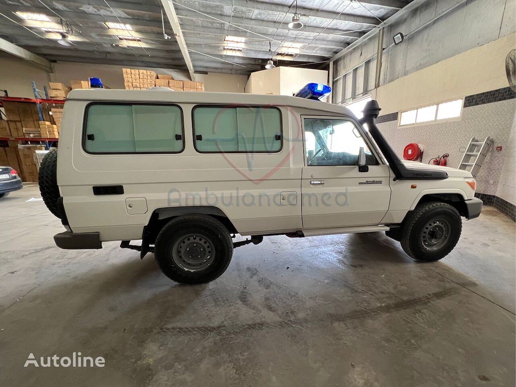 Novo Toyota LAND CRUISER AMBULANCE vozilo hitne pomoći