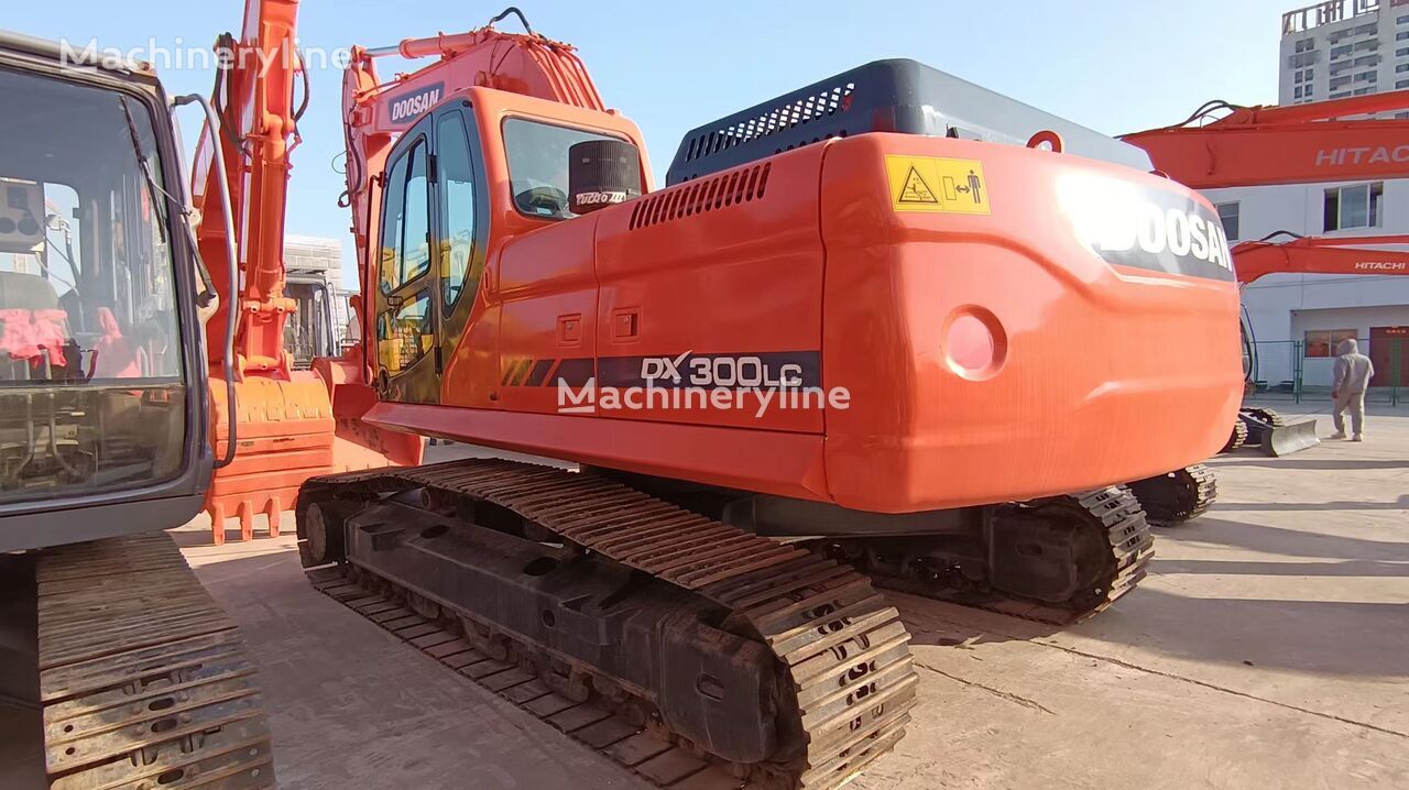 Doosan DX300 bager guseničar