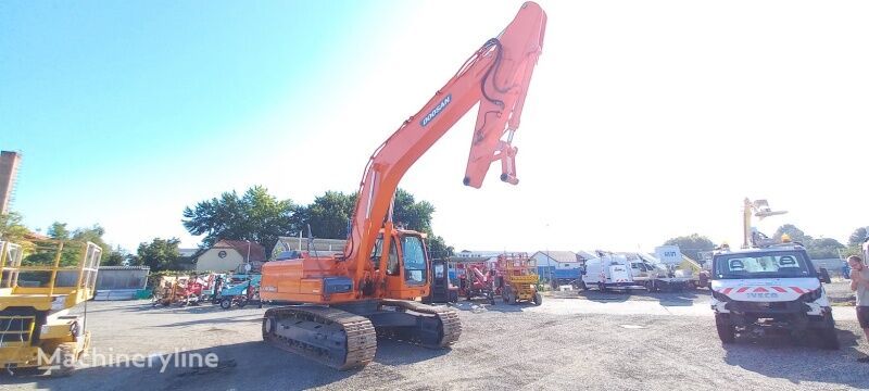 Doosan DX300 LC bager guseničar