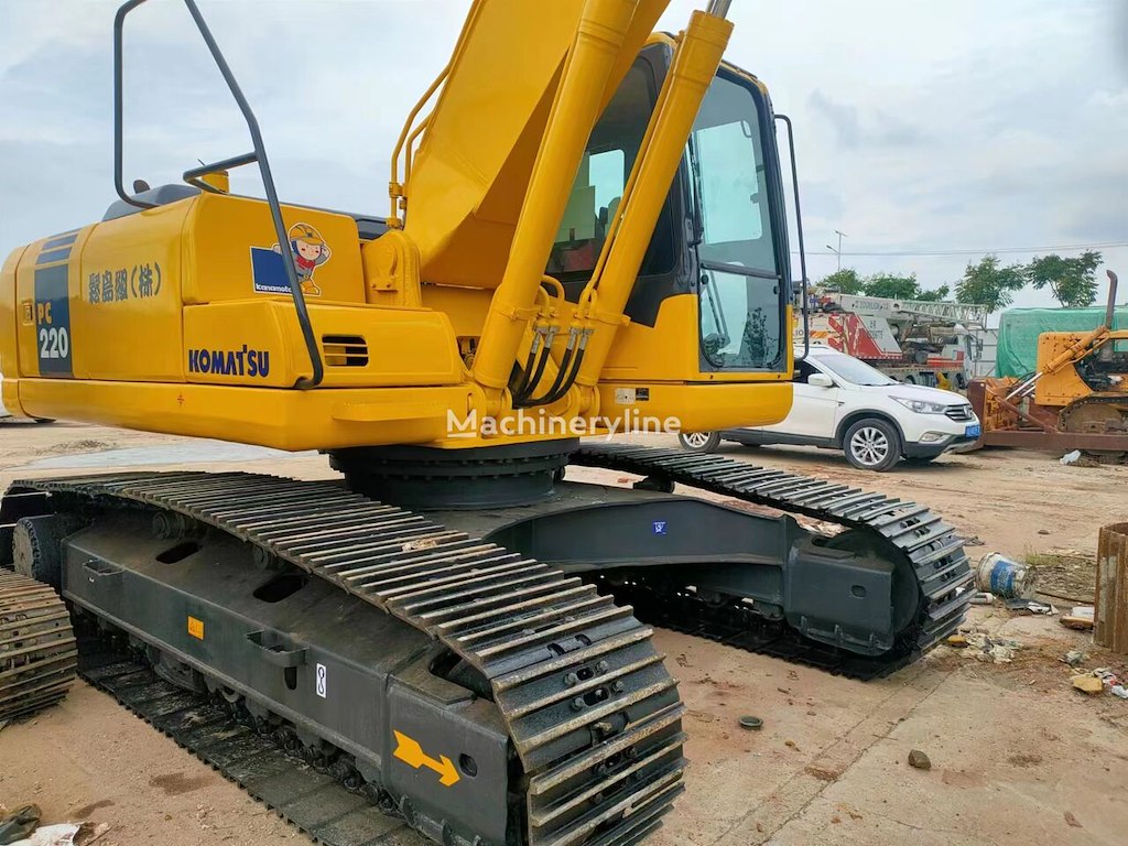 Komatsu PC220-7 bager guseničar