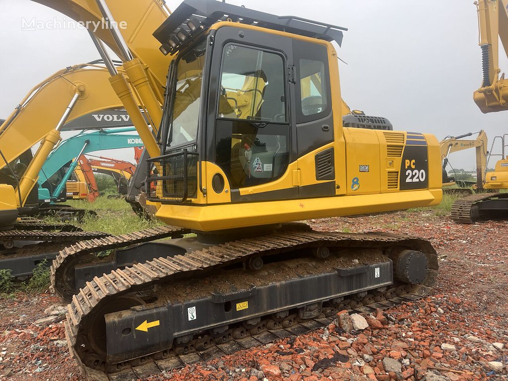 Komatsu PC220-8 bager guseničar