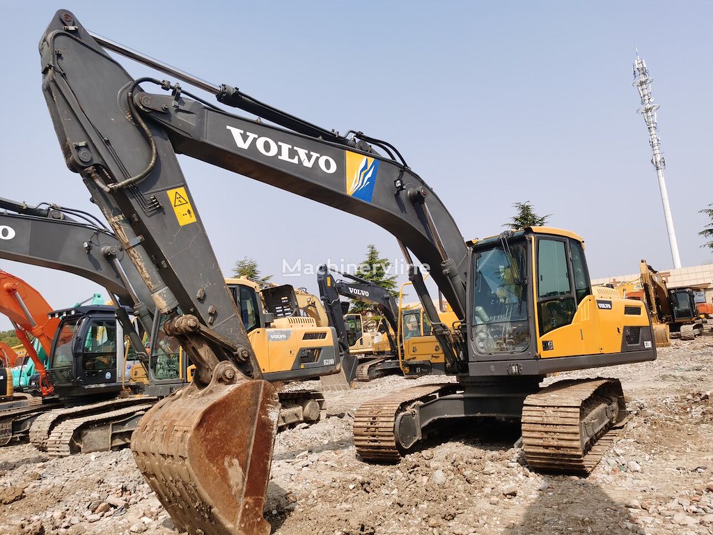 Volvo EC220 bager guseničar